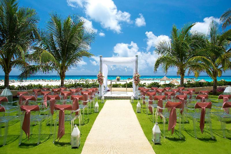 ALTITUDE TOWER BY KRYSTAL GRAND PUNTA CANCUN CANCÚN